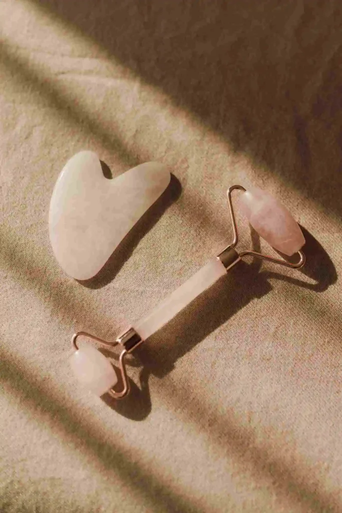 What is a Gua Sha Stone? What Does it Do? How is it Used? - Stonesn.com